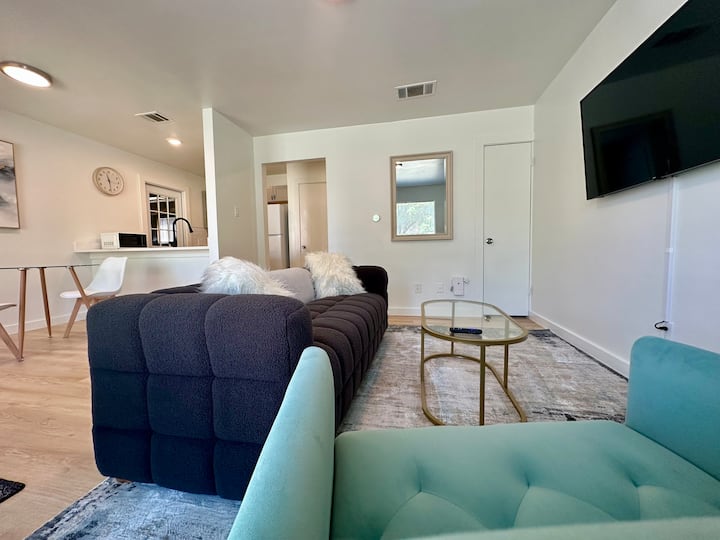 Newly Renovated 1 Bed | 1 Bath - Austin, TX