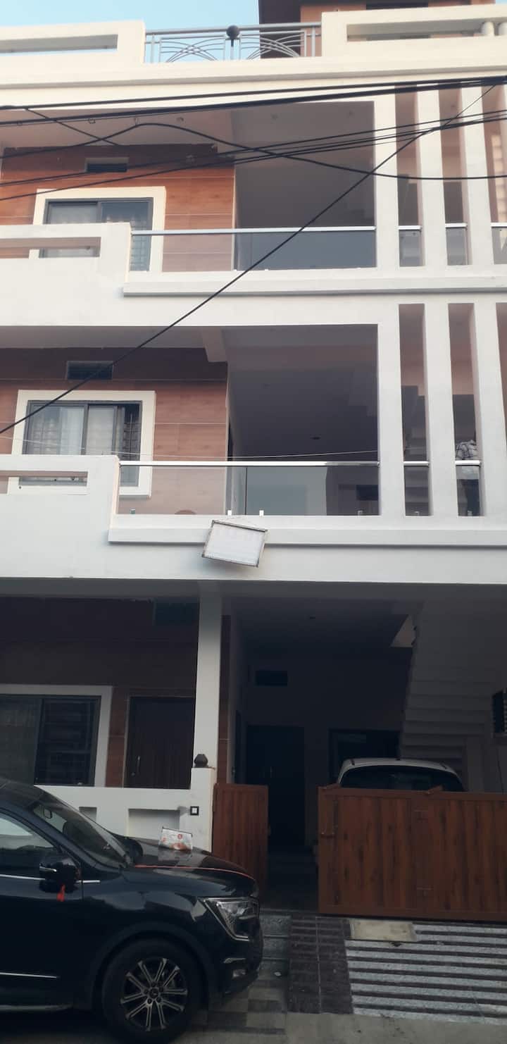 Ashirvad Home Stay - Ujjain