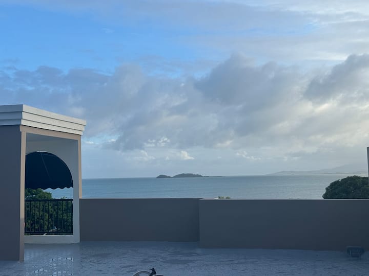 Penthouse Mareolas
Hermoso  Frente Al Mar - Puerto Rico