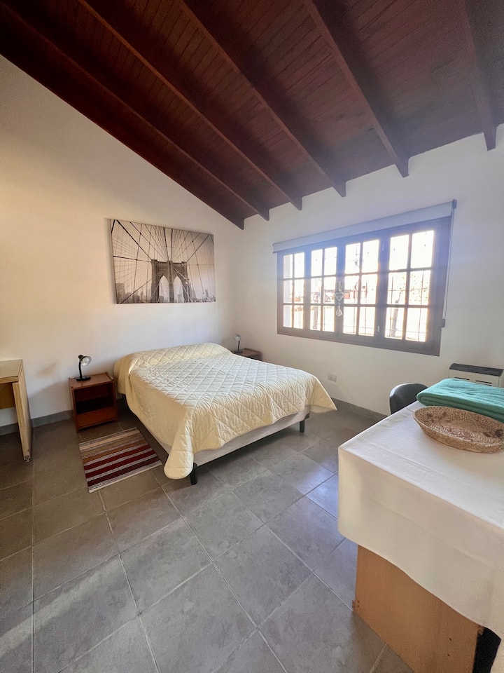 Casa Amplia Y Luminosa Cerca Del Centro - 