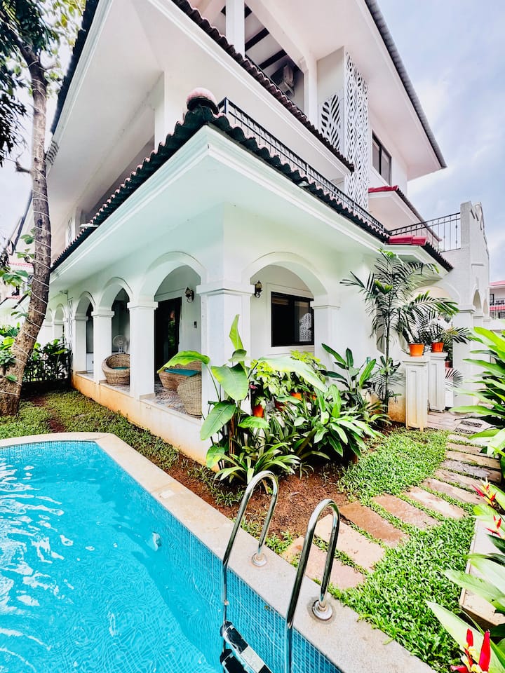 Private Pool Luxury 4bhk Villa 15m Drive-candolim - Goa