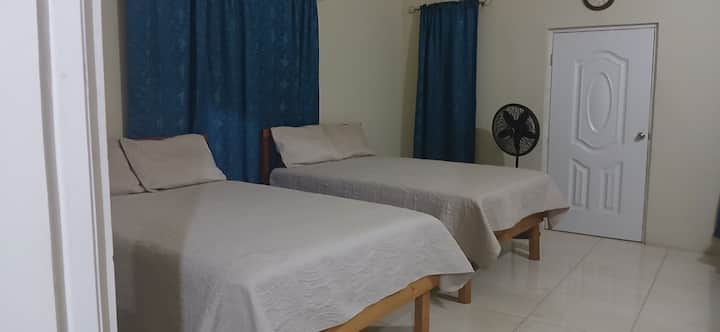 Negril Town Centre Magic Apt 2 Sleeps 4 People - Negril