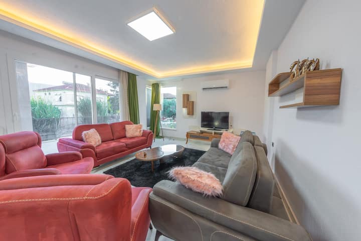 Yeşilköyde Geniş,konforlu Apart - Kalkan
