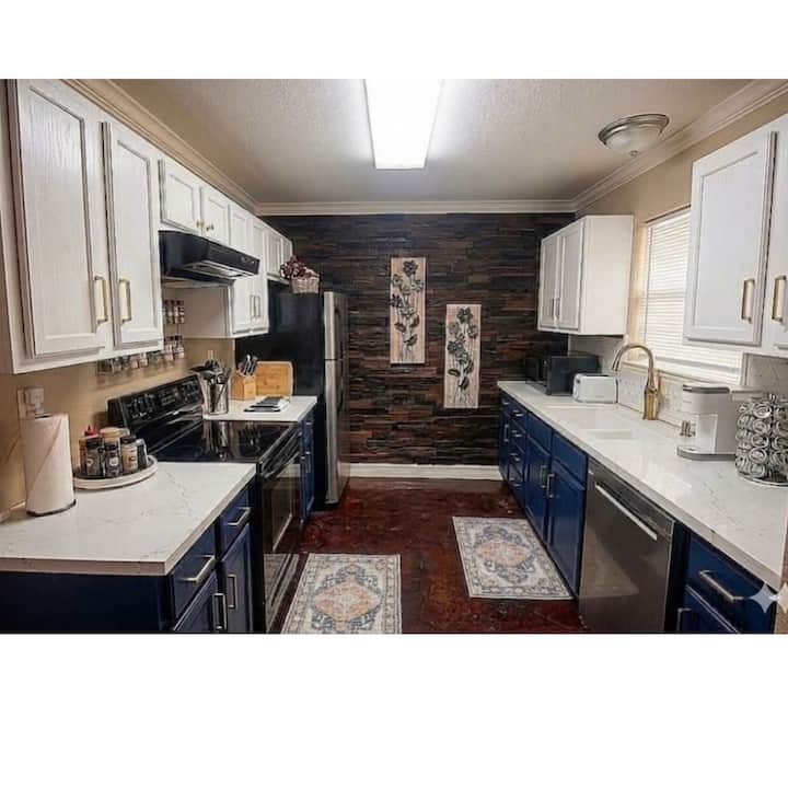 Belton Cozy Camp Value Stay Near Lake & Hospitals - 貝爾頓