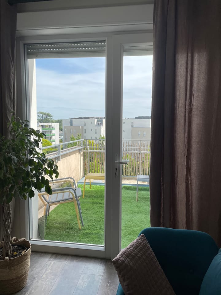 Appartement Moderne Avec Balcon - ibis budget Lorient Hennebont