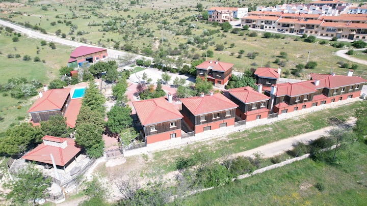 Casa 10 Plazas Con Piscina Y Barbacoas - Villalba de la Sierra