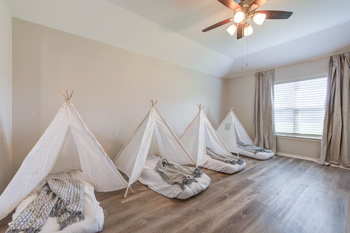 Slumber Party House For Families - The Woodlands, TX