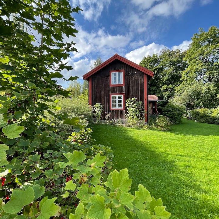 Hus I Idyllisk Bymiljö I Leksand - Leksand