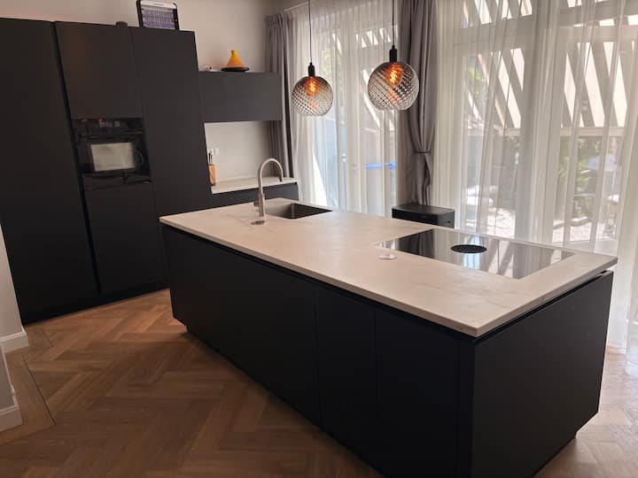 Herenhuis Nabij Strand, Grote Tuin,gratis Parkeren - The Hague