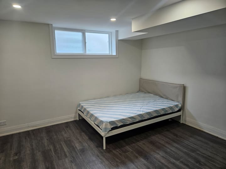 Private Room&washroom For 3 - Toronto
