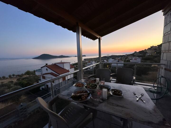 ÖZel Plajlı Deniz Kenarı 4+1 Taş Villa Triplex - Bademli