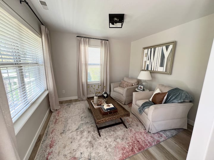 Large, Clean, Renovated Springville Home - Springville, UT