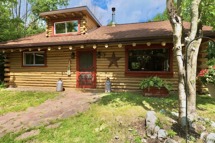 Shaky Jack's Cabin - Sault Ste. Marie