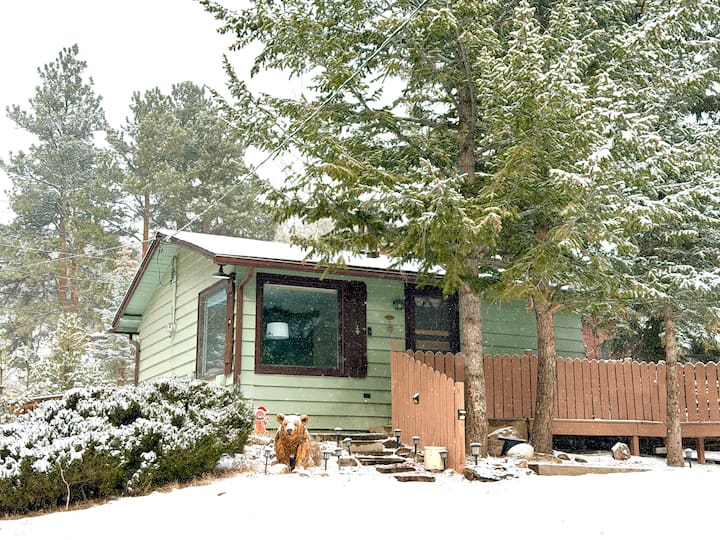 Cozy Mountain Escape | Hot Tub | Near Rmnp - Estes Park, CO