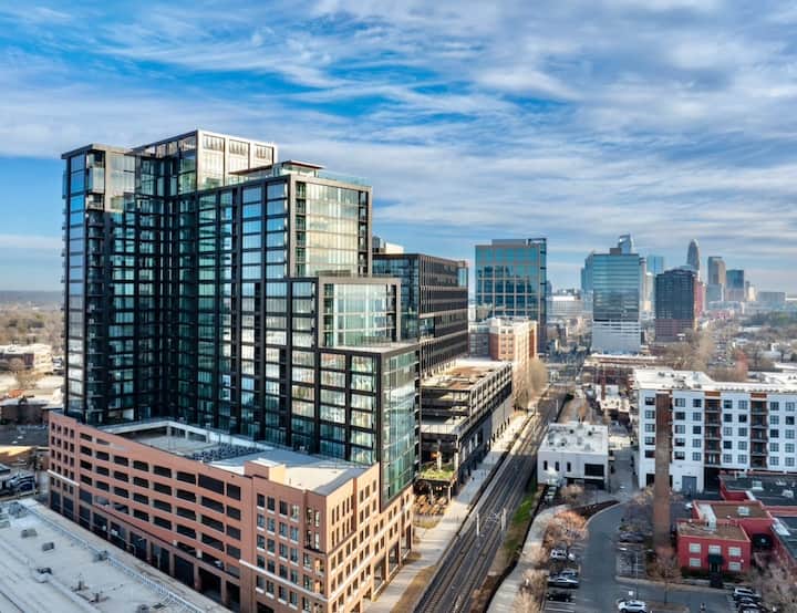 Luxury Condo With Pool! - Zephyr, Charlotte