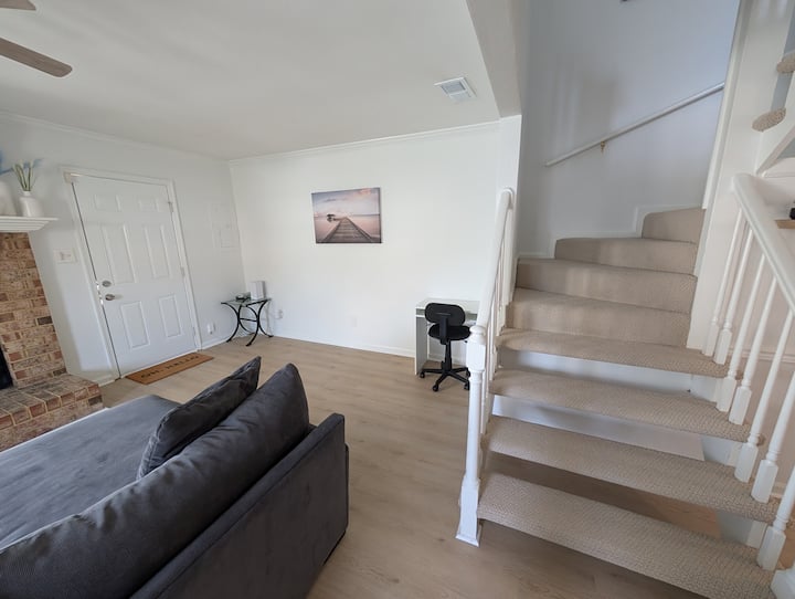 Stylish Stay In The Heart Of Vb - Virginia Beach, VA