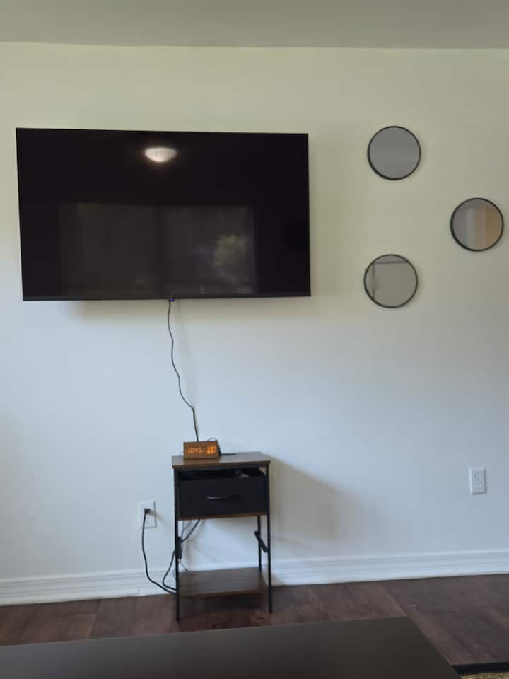 Quiet, Kid And Pet Friendly! Beaches! Lots To Do! - Brent, FL