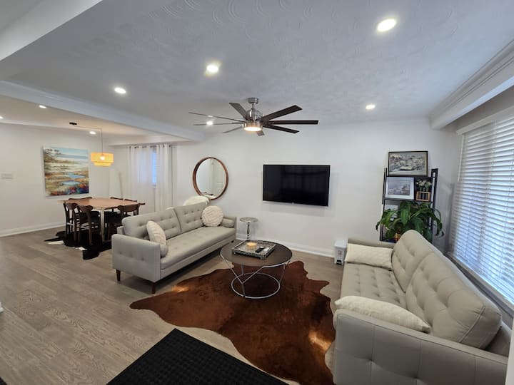 Cozy Home, 3-bedroom, Free Parking - Toronto, ON