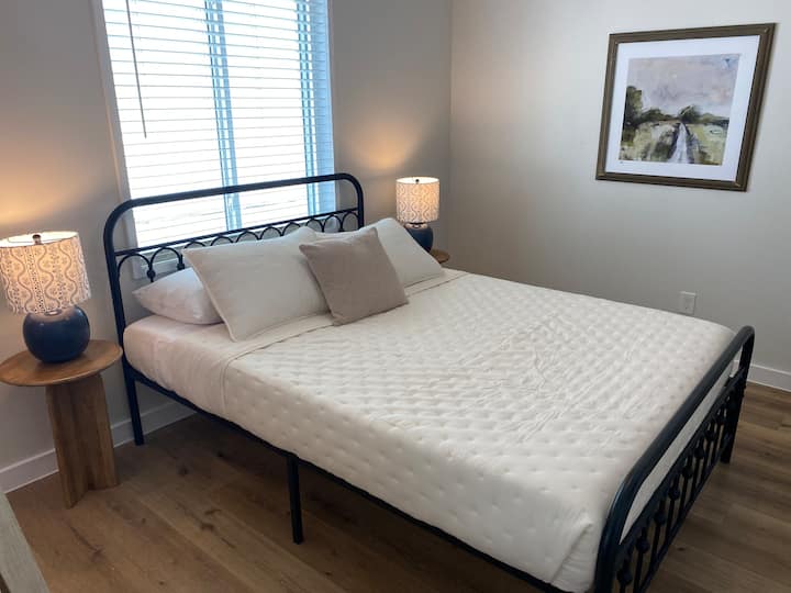 Alluring Abode – Close To City Hotspots/sleeps 4 - Dallas, TX