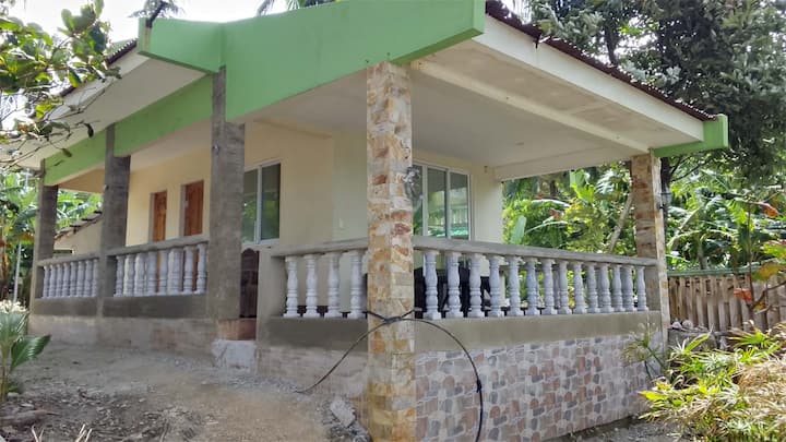 Cozy Beach House - Romblon