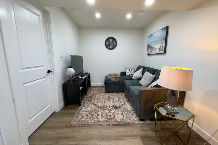 Sleek Guest Retreat Sw | 20 Min To Airport & Wem - Edmonton