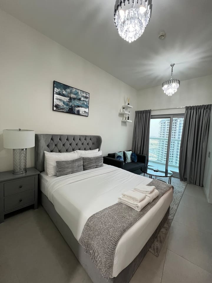 High Floor Cozy Urban Studio - Dubai