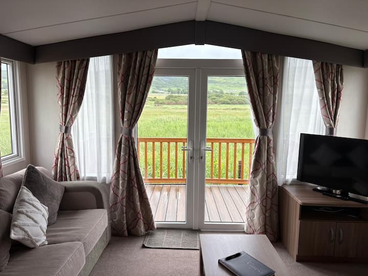 Stunning Mountain View Cabin Stay Sunnysands - Barmouth