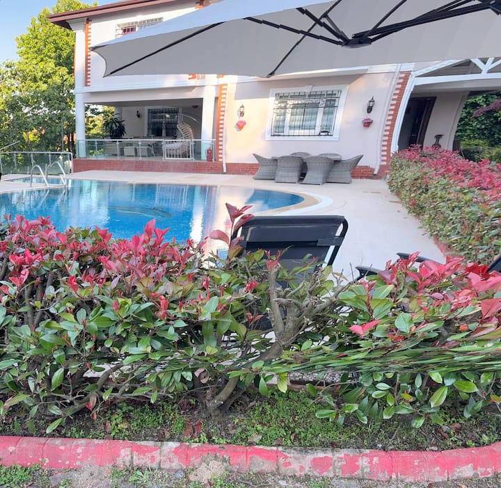 Göl Manzaralı 5+1 Lüx Villa - Sapanca