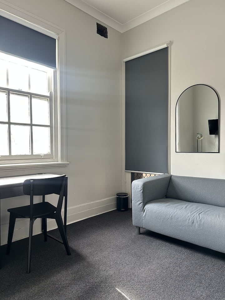 5 Mins To Central Sydney
Lord Raglan Hotel - Lewisham
