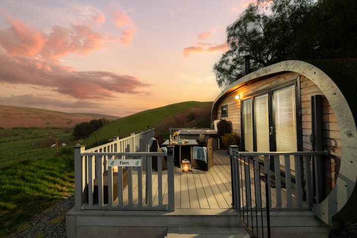 Couples Getaway- Hot Tub/ Walks/ Views-dog Welcome - Wales