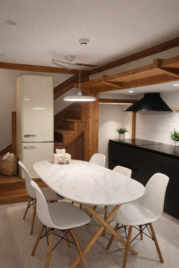 [할인이벤트]울산삼산동방4개,화2.5,리모델링,복층,다수인원, 모임,
태화강역5분,합법숙소 - Nam-gu