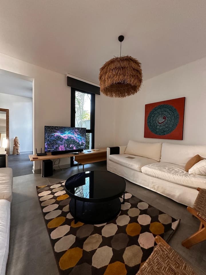 Modern Beachside House In Bodrum For Group Stays - Gümbet