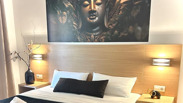 Born To Chill — Central Stay With Pool & Parking - Lloret de Mar