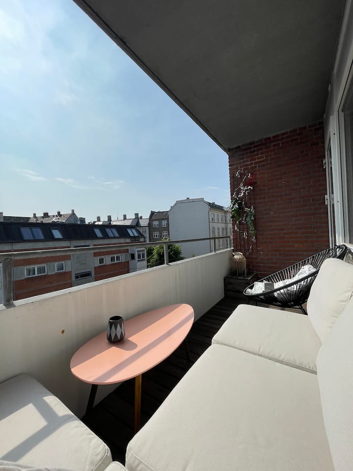 Central Nørrebro Lejlighed Med Solrig Altan - Copenaghen