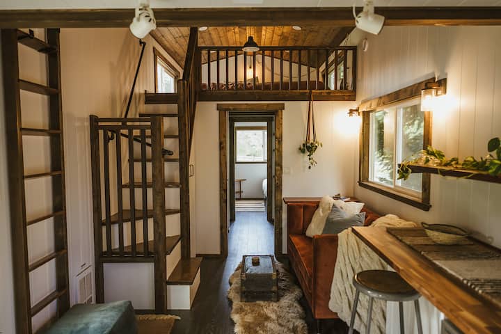 Cave Creek Farm Tiny House - Trout Lake, WA