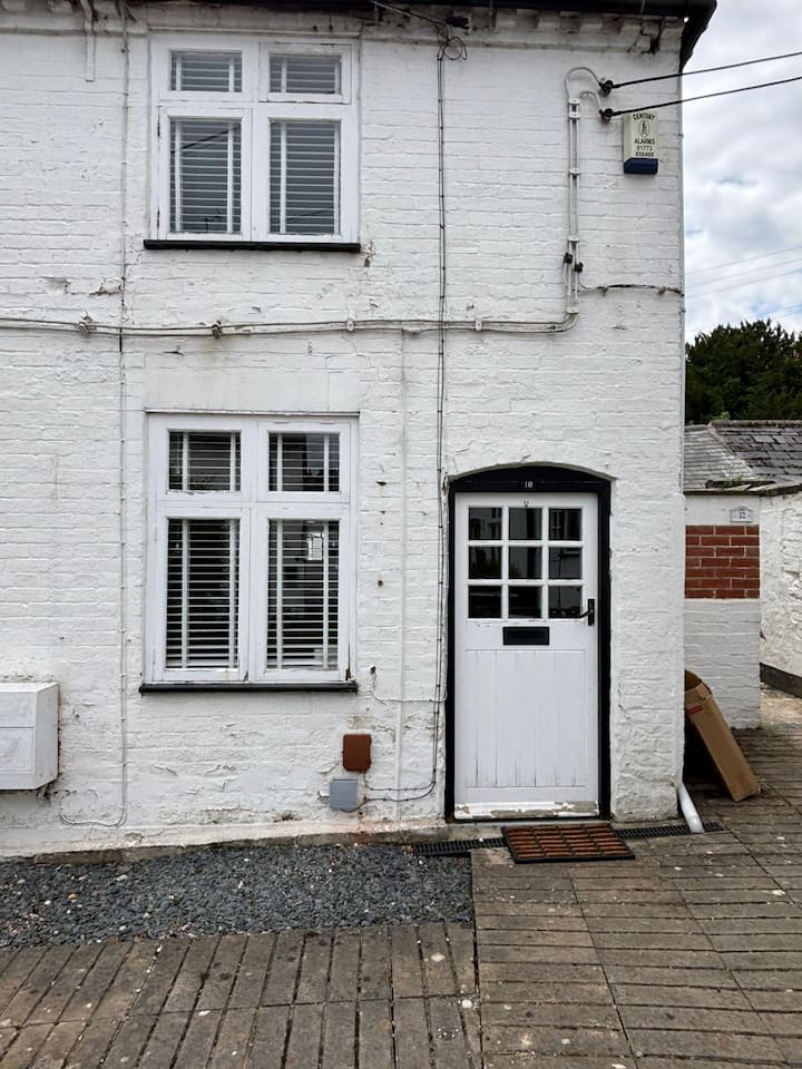 Corner Cottage - 더비