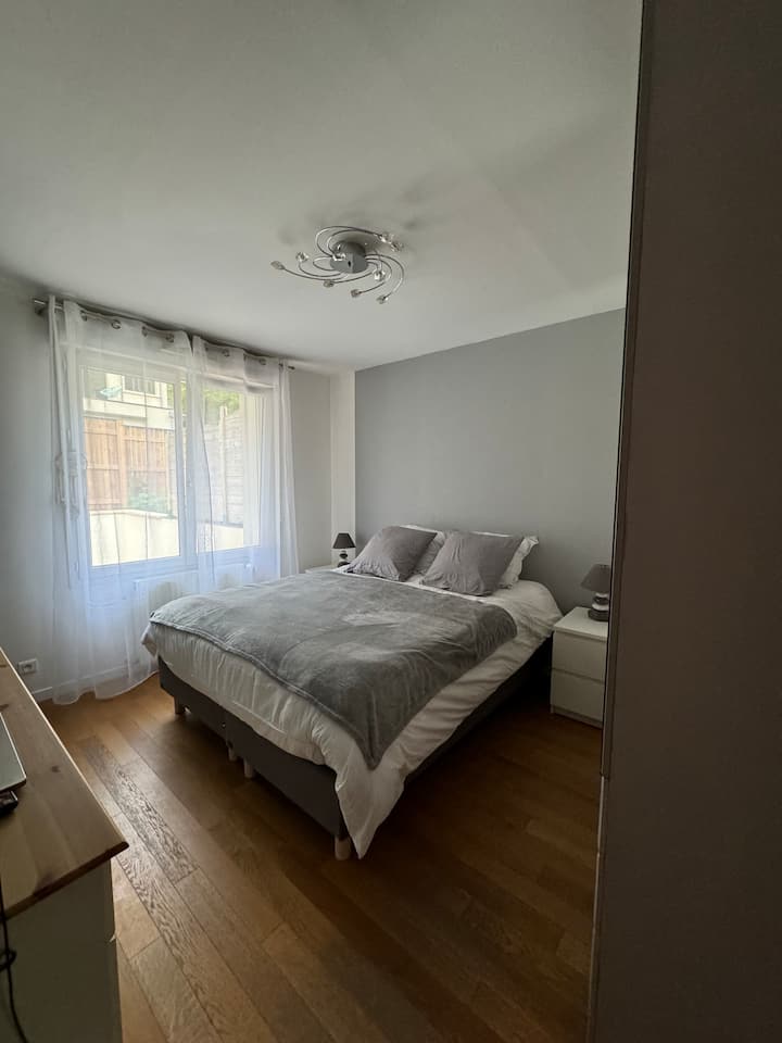 Jolie Maisonnette Avec Terrasse Et Parking Privé - Jouy-en-Josas