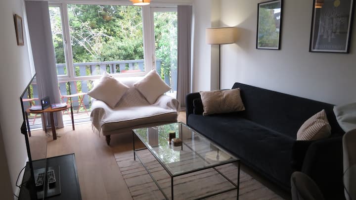 Central Modern Flat With Parking Space & Wifi - Stratford-upon-Avon