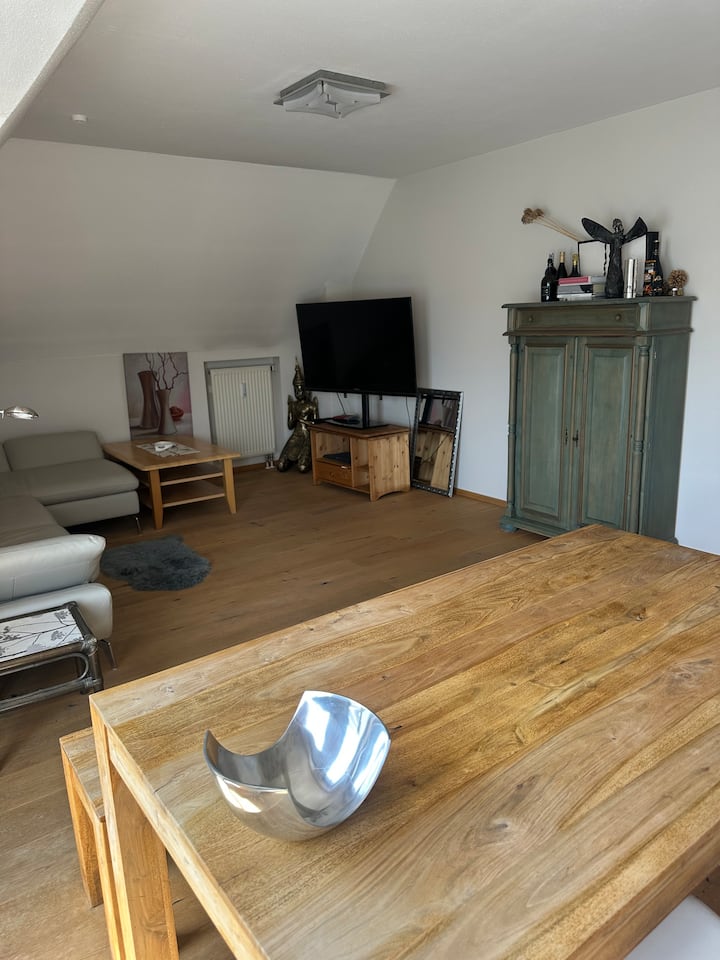 München: Helle 2-zimmer Wohnung - München