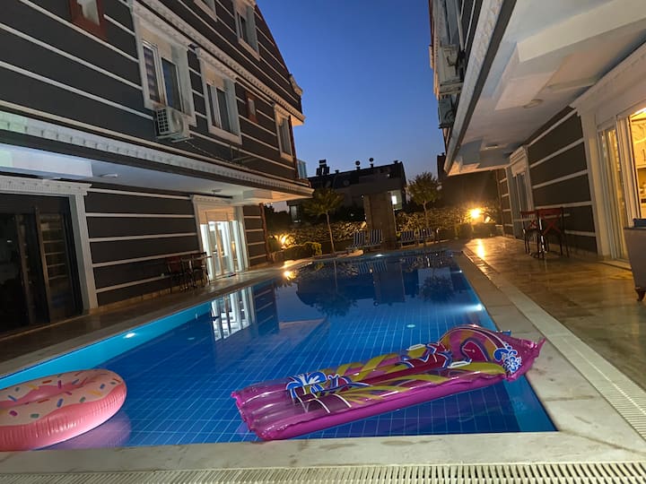 Aile Icin Uygun, Bölgenin En Iyisi 1+1 Teras - Antalya