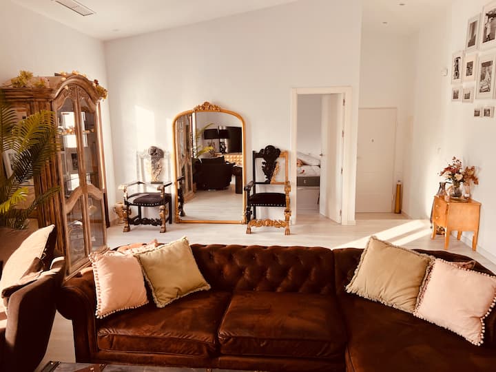 1.	Casa De La Luz - Cartagena