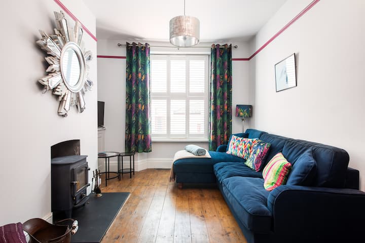 Central Millbrook 2-bed Home | Walks & Shops - Cawsand