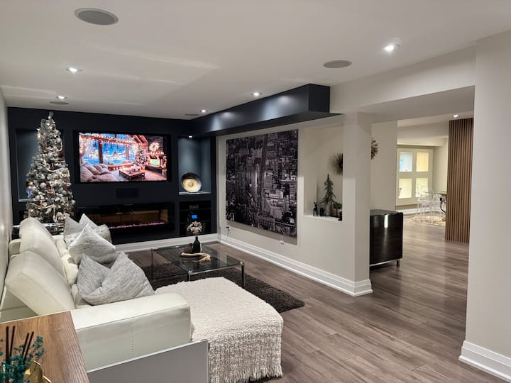 The King's Rest - Aurora