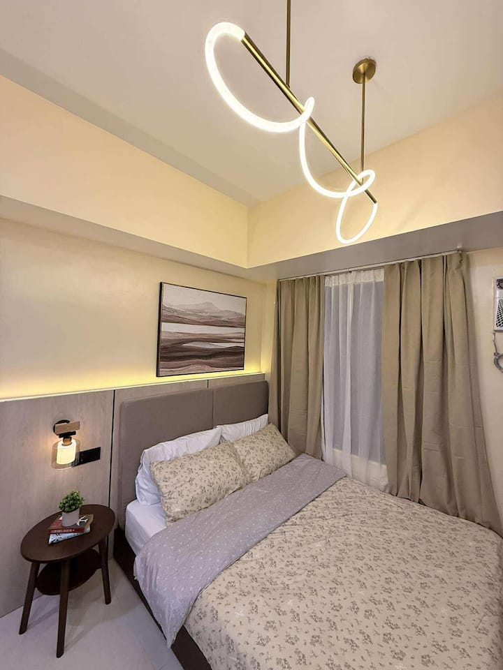 Studio Condo Unit In Cubao | Free Parking Space - Cuba