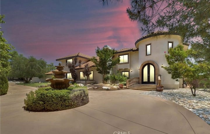 Luxury Retreat With Pool/spa/tennis Court/theater - Pomona, CA