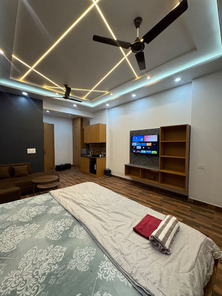 Spacious Studio Apartment | By Aura Studios - Ghaziabad