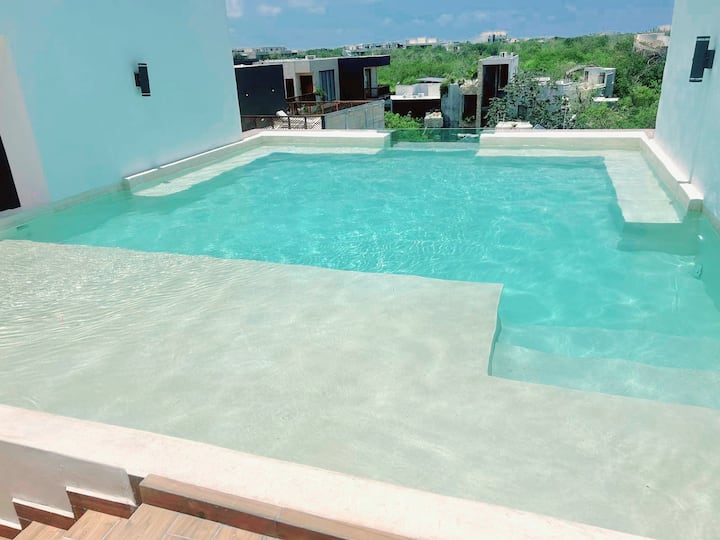 Ideal Para Familias Y Grupos · 3 Piscinas · Gym · - Paradise Beach