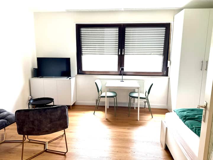 Modernes Apartment In Ruhiger Feldrandlage - Ladenburg