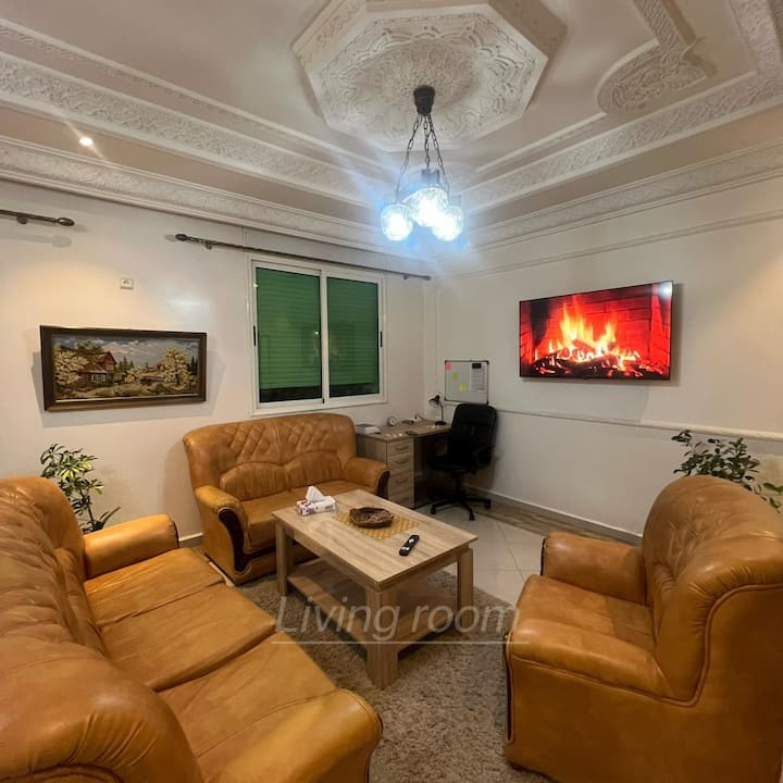 Spacious, Calm  Apartment With Fast Wi-fi In Azrou - Azrú