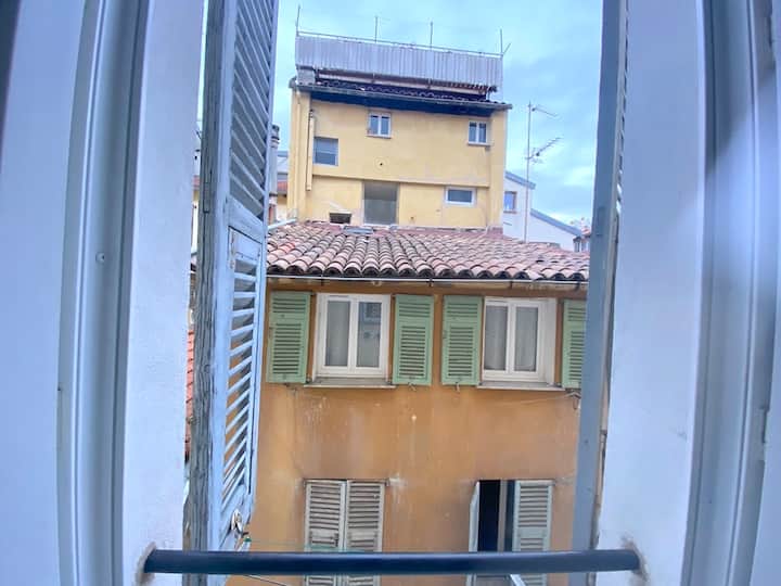 Charmant Studio Avec Mezzanine - Niza